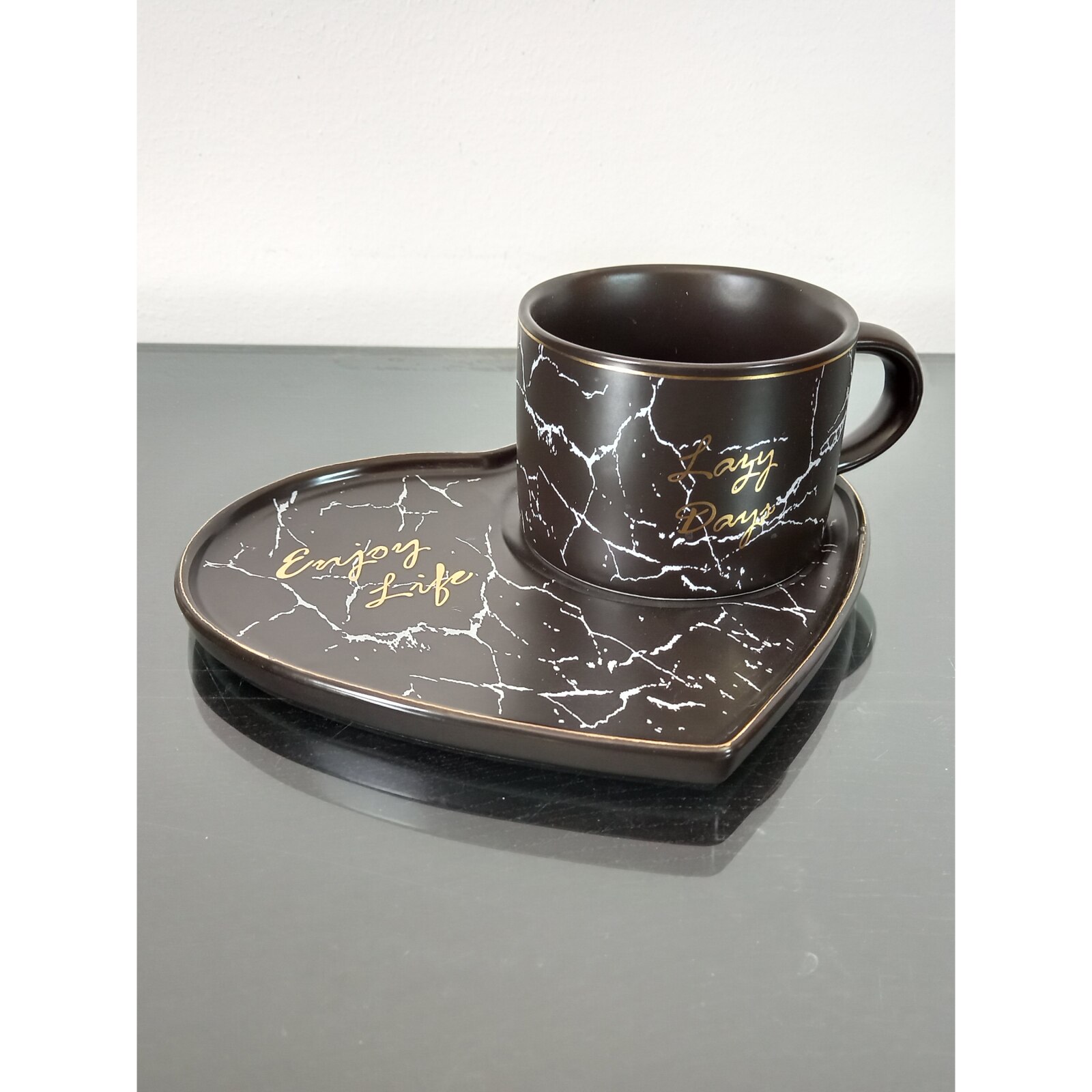 Ceasca cu farfurioara, in forma de inima, cu lingurita, ceramica, negru ...