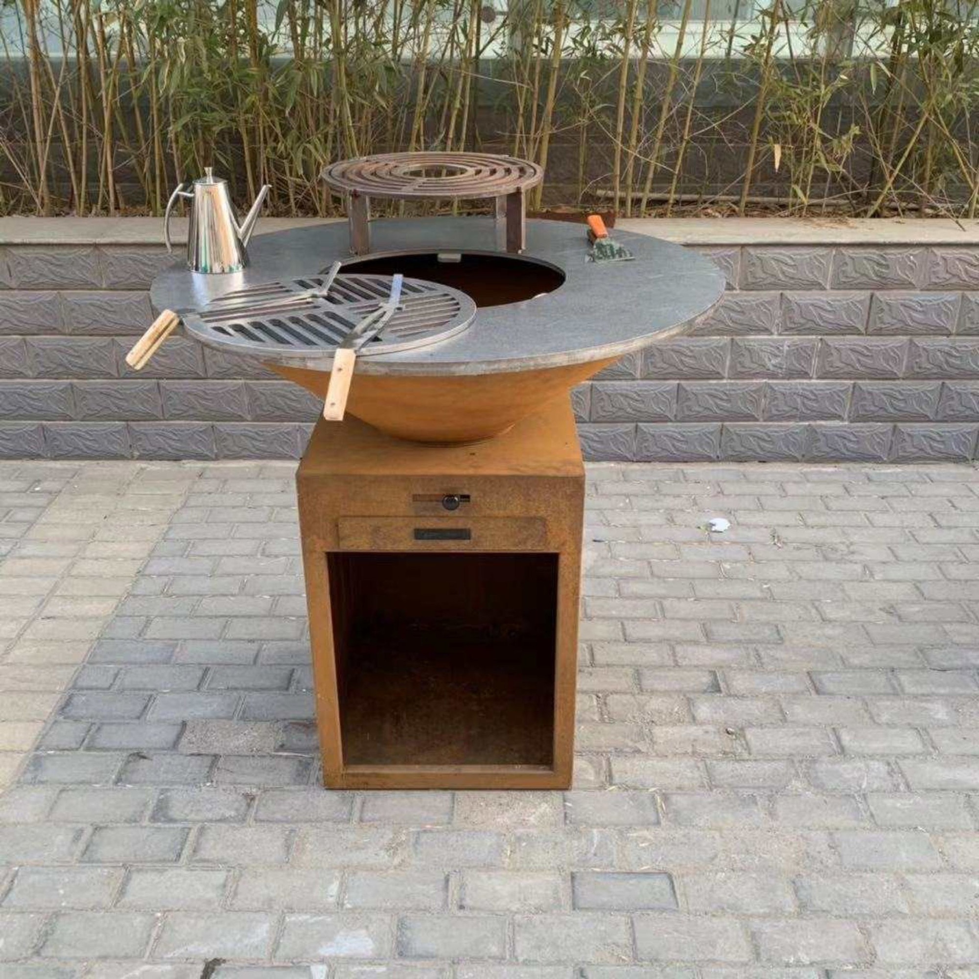 Gratar GrillMaster pe lemne cu plita otel corten diametru 85cm - eMAG.ro