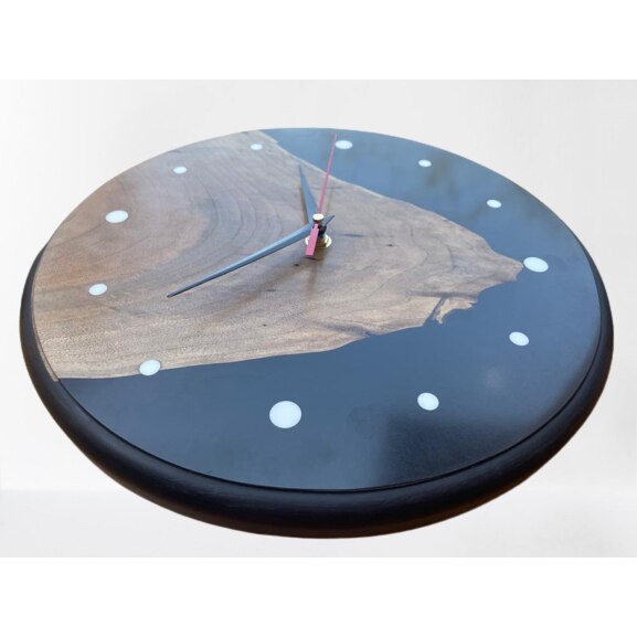Ceas din lemn, cu rasina epoxidica neagra, diametru 30 cm - eMAG.ro