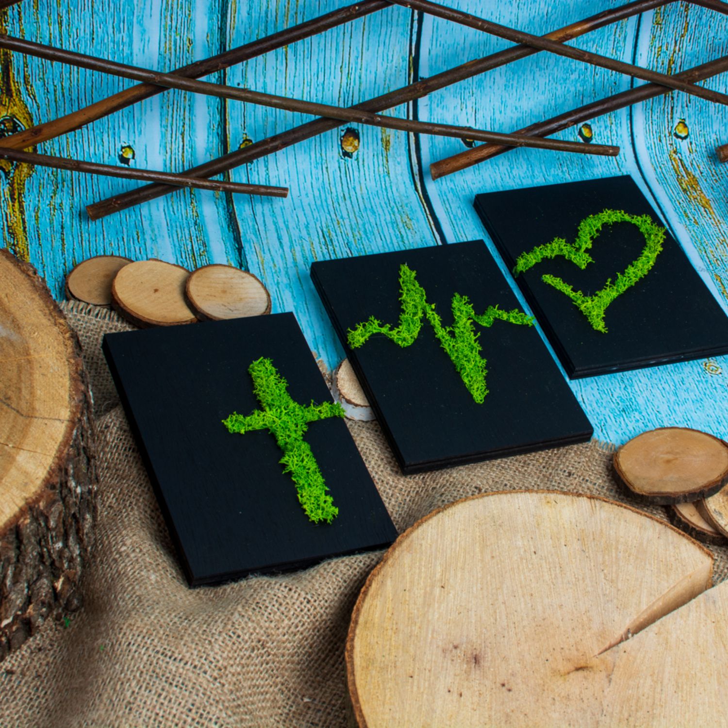 Decor 3 Parti Inima HH1529 din lemn cu Licheni 30x15 cm - eMAG.ro