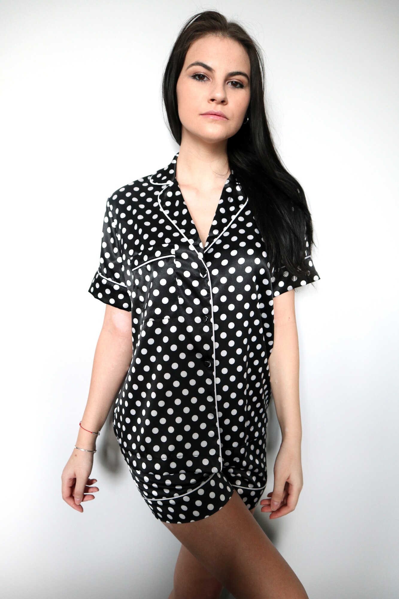 Pijama scurta din satin elastic, Evonine, negru cu buline albe, 40 ...