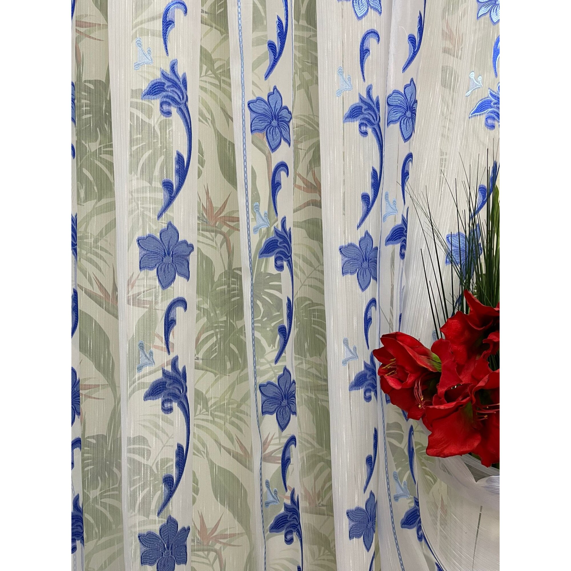 Perdea brodata, culoare alb/albastru, din colectia "Petunia by Liz Line ...