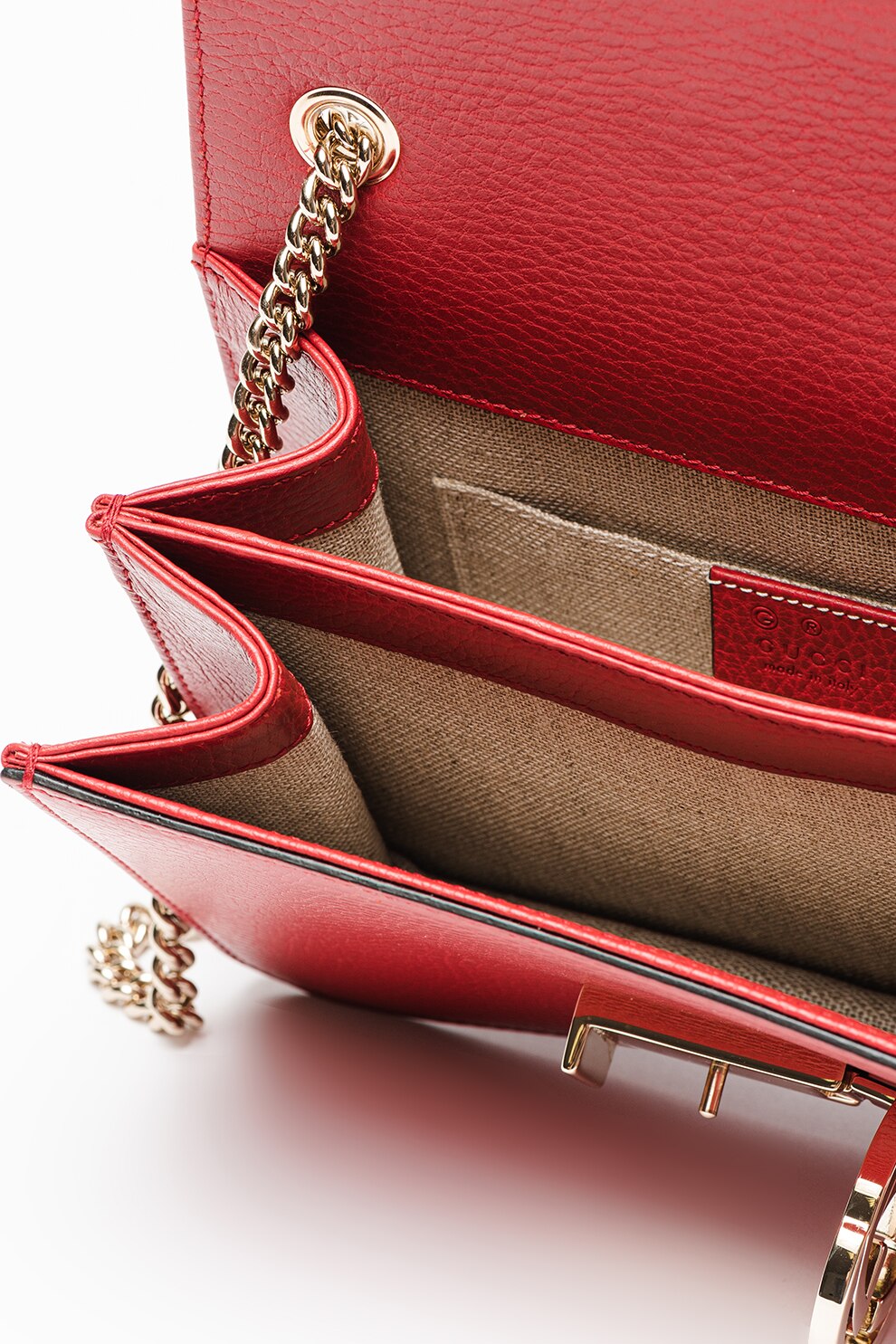 Gucci, Geanta de piele cu bareta de umar si logo metalic, Rosu inchis ...