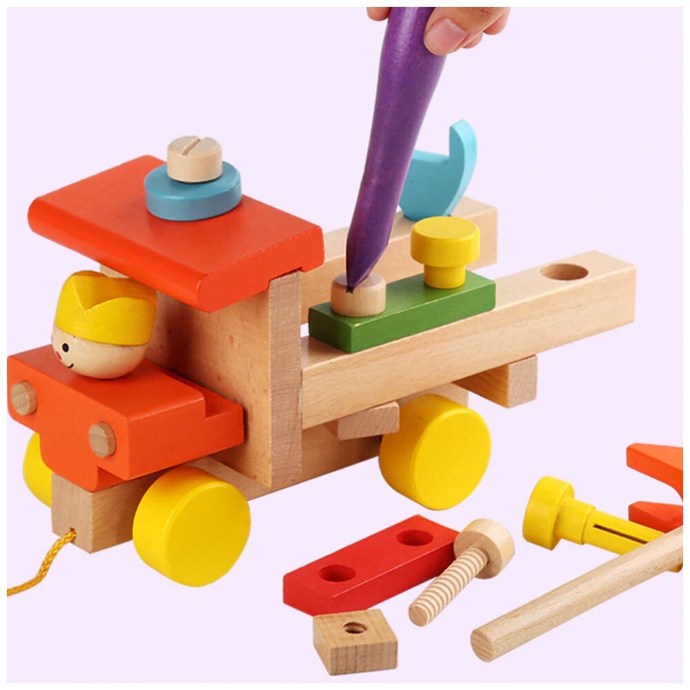 Masina colorata din lemn cu instrumente - jucarie de tras 102-8-1-c ...