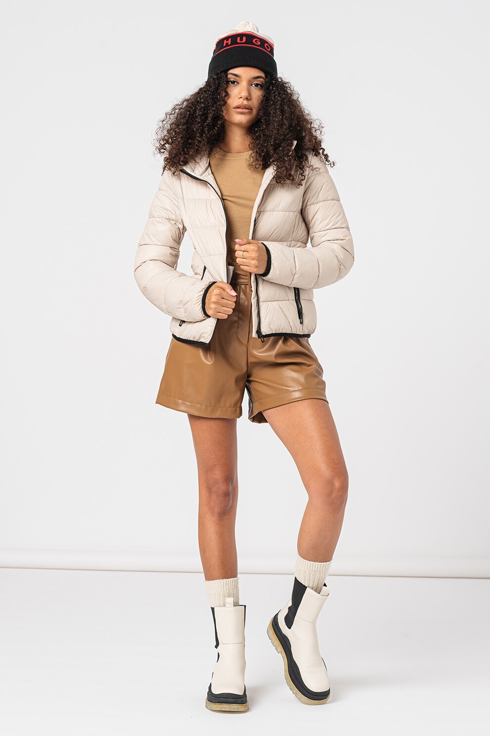 HUGO, Geaca cu finisaj rezistent la apa si gluga Famara, Crem, XL - eMAG.ro