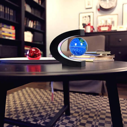 Glob magnetic plutitor Cosmos, Smania - eMAG.ro