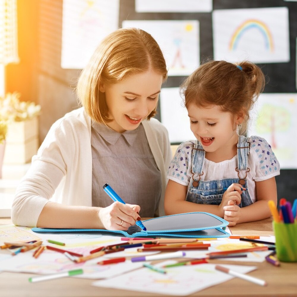 Set carte desen si 12 carioci pentru copii, +3 luni, Albastru - eMAG.ro