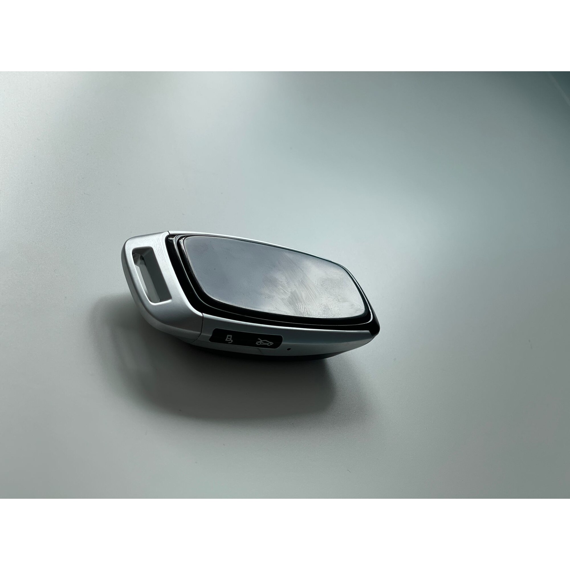 Cheie Smart cu ecran LCD, Gri, 4 Butoane Keyless Go, VAG GROUP - eMAG.ro
