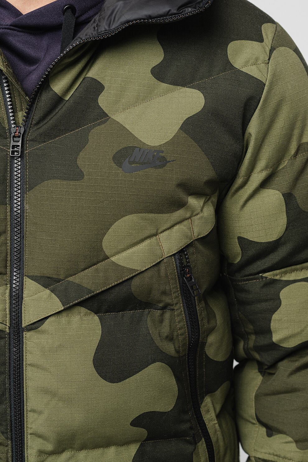 Nike, Geaca cu vateliana si model camuflaj Therma-Fit, Verde, M - eMAG.ro