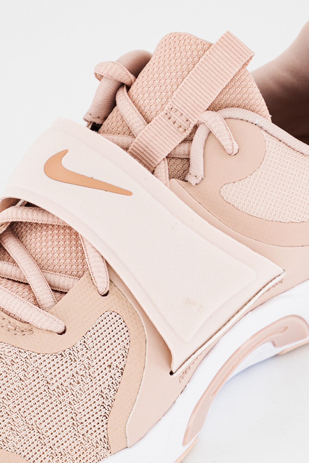 Nike, Мрежести фитнес обувки Renew In-Season с лого, Розов, 7 - eMAG.bg