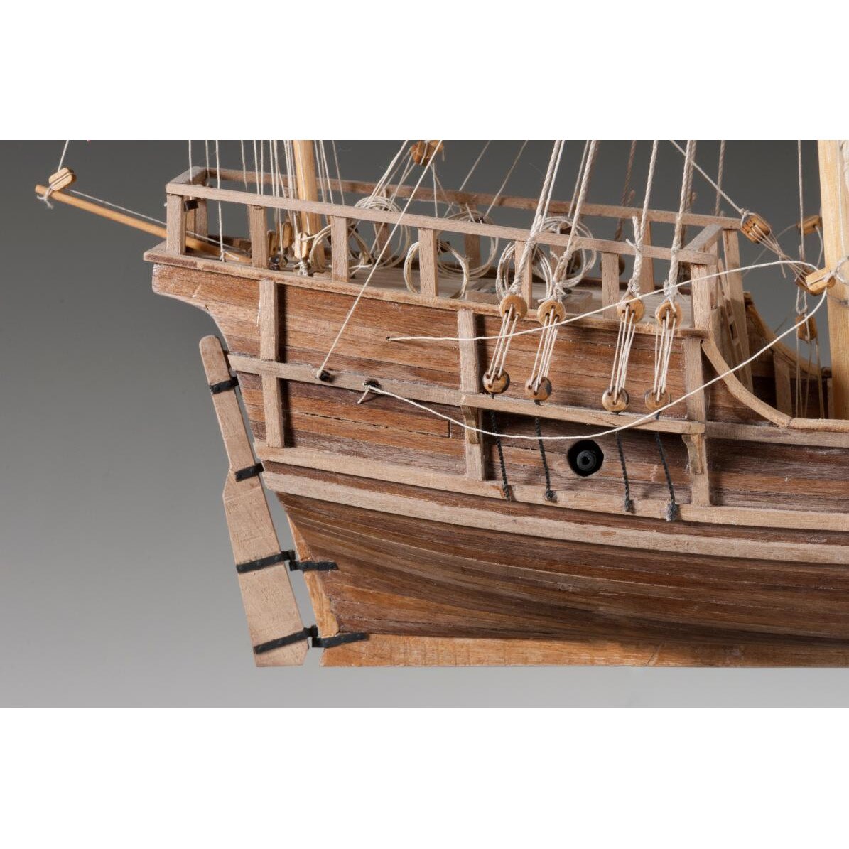 Kit corabie din lemn Pinta 1:72 - eMAG.ro