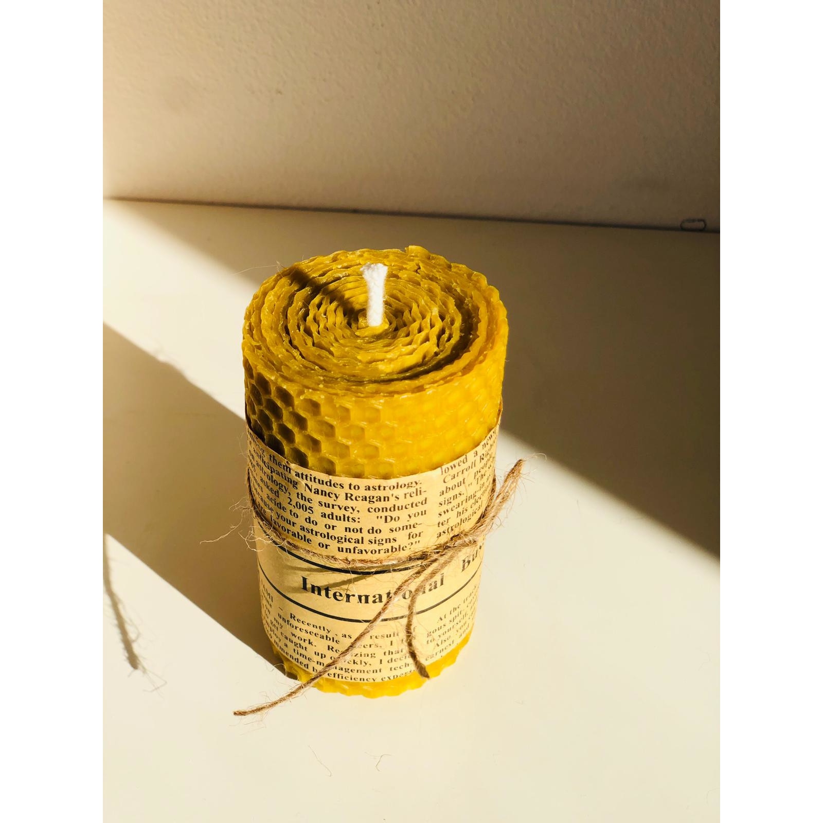 Lumanare groasa din ceara de albine, 9 cm - eMAG.ro