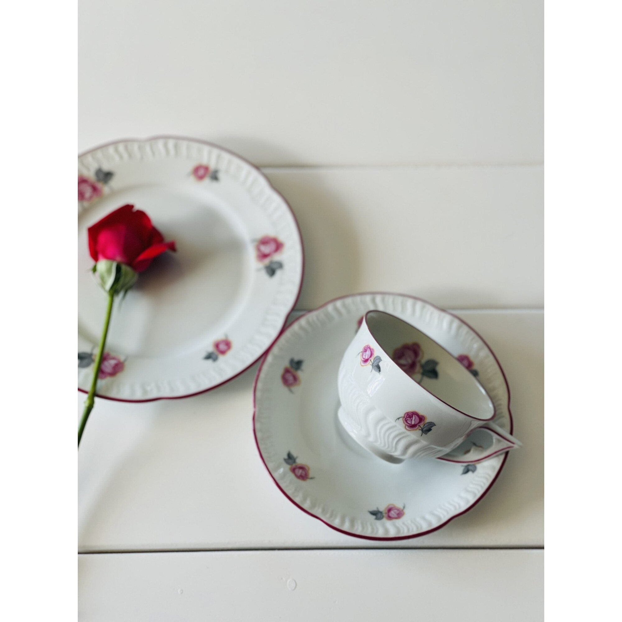 Set 3 piese mic dejun, din portelan, alb cu floricele roz, Bavaria ...