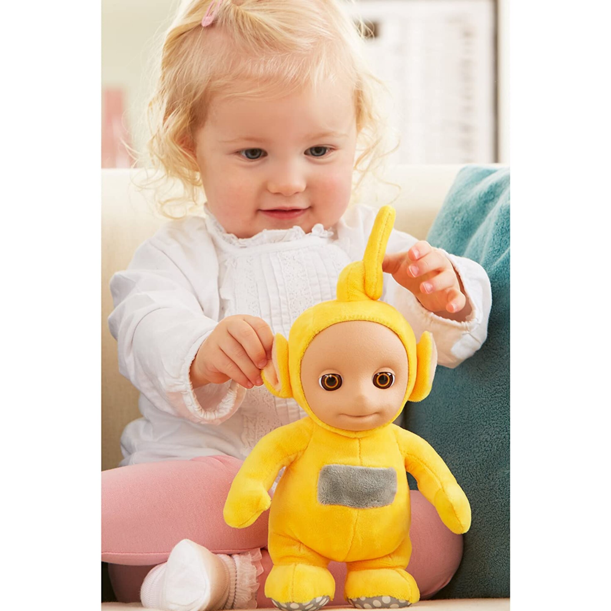 Jucarie Plus Laa Laa Teletubbies, Vorbitoare, Galben, 26cm - eMAG.ro