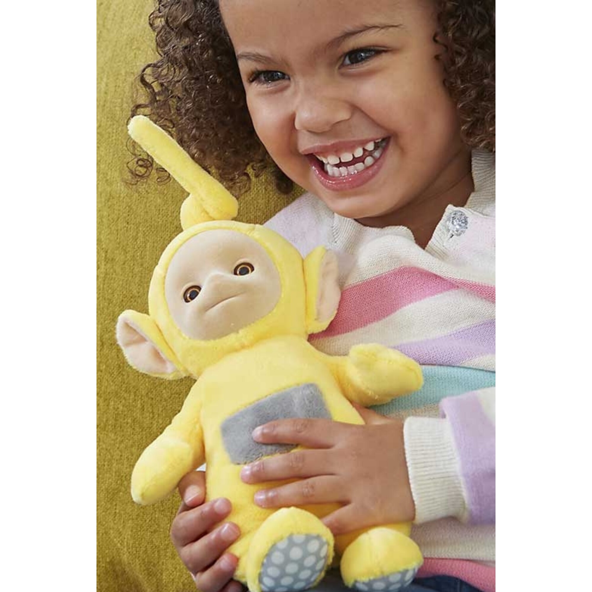 Jucarie Plus Laa Laa Teletubbies, Vorbitoare, Galben, 26cm - eMAG.ro