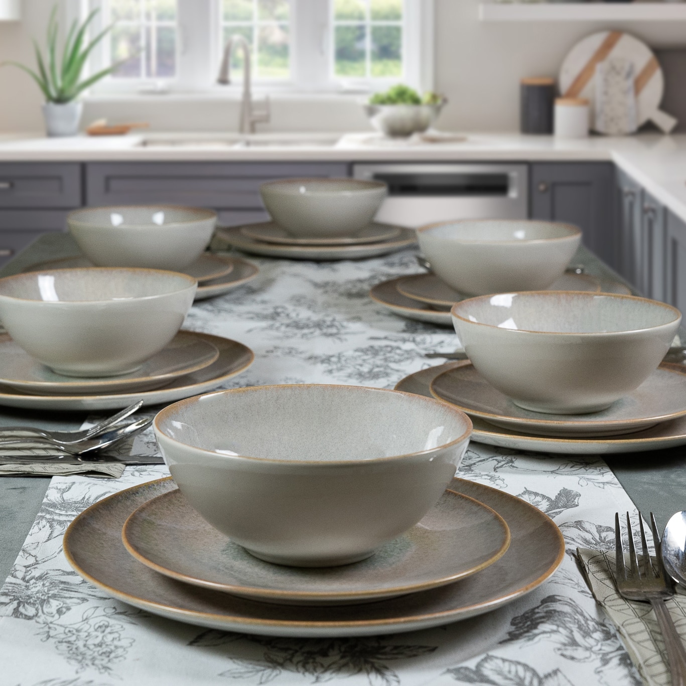 Set farfurii 18 piese, pentru 6 persoane, Shell, 18 piese, Cesiro, Crem ...