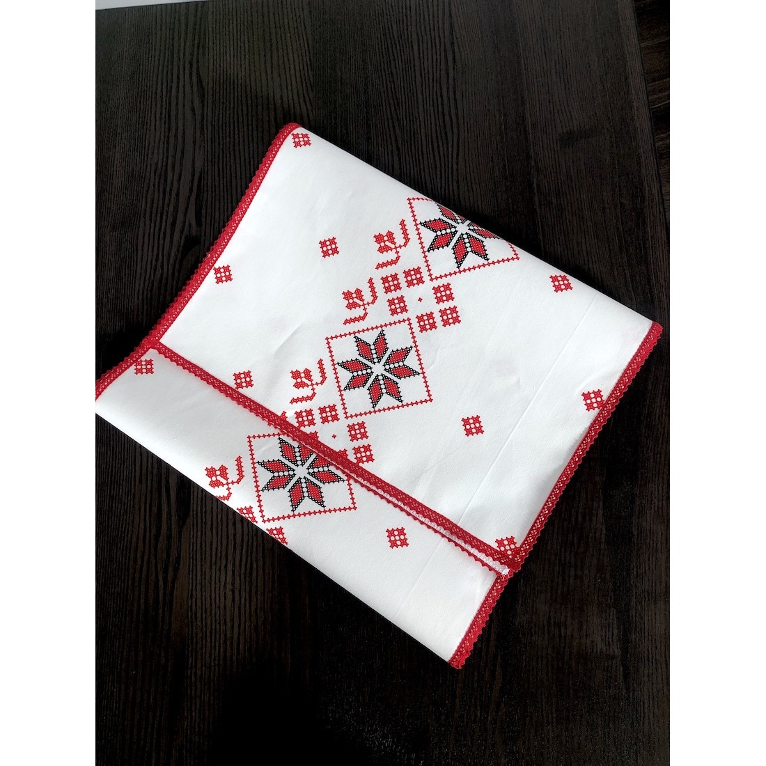 Decor pentru fata de masa, Traversa model geometric rosu traditional ...