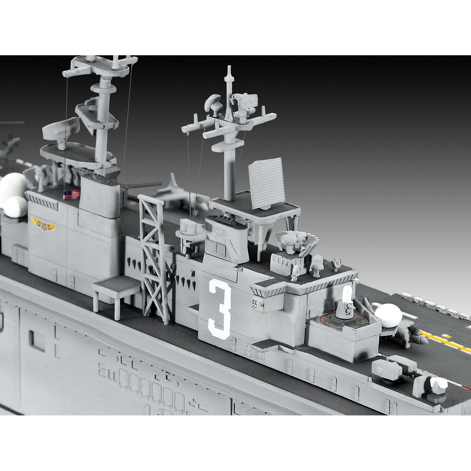 Сглобяем модел, Revell, Американски щурмови кораб USS Wasp Class, 142 ...