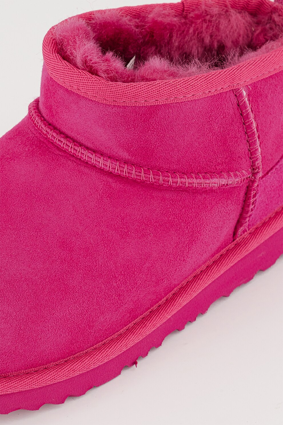 UGG, Ghete slip-on din piele intoarsa Classic Ultra Mini, Roz, 36 EU ...