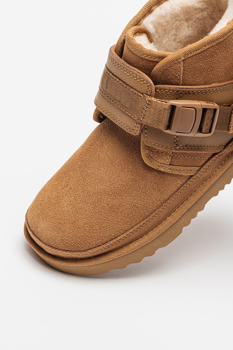 UGG, Ghete cu captuseala de lana si insertii de piele intoarsa Neumel ...