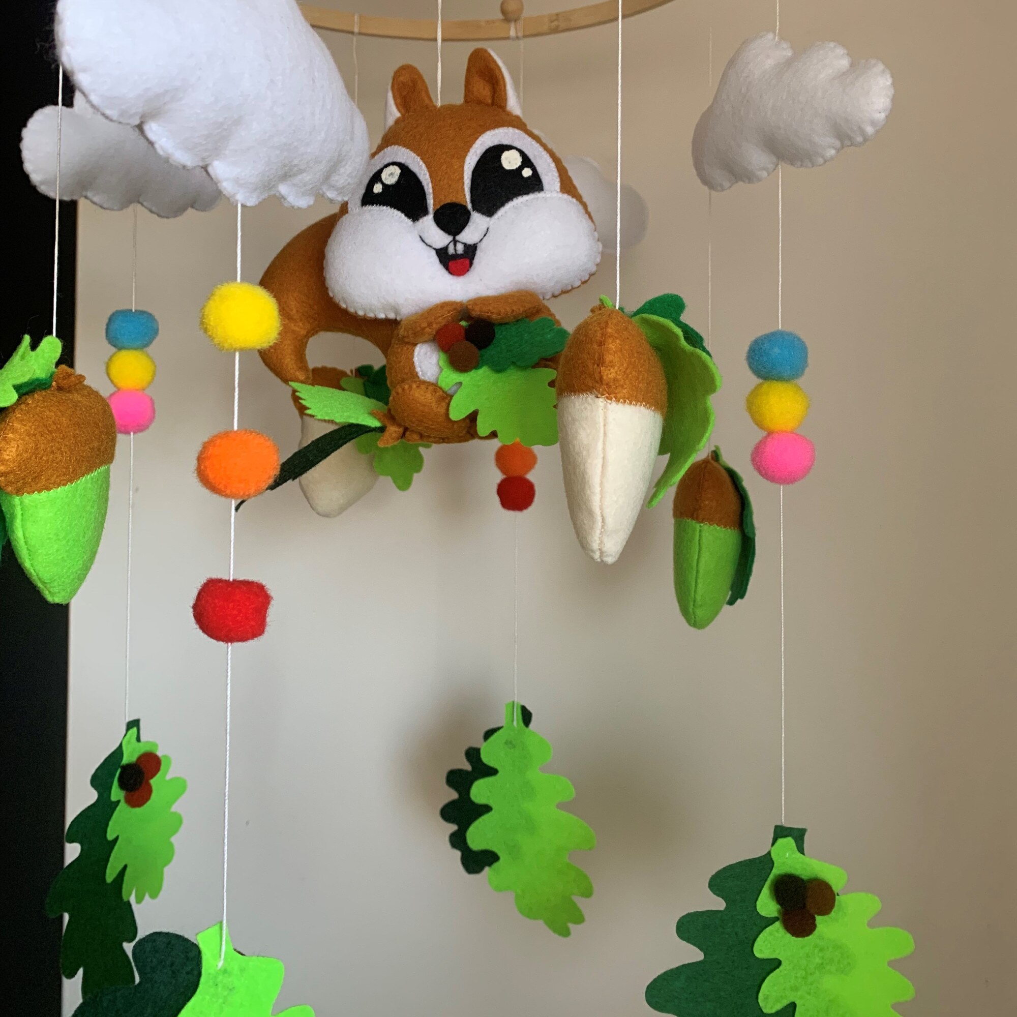 Carusel pentru patut handmade, multicolor, 25x70cm, Crunchy Squirrel ...