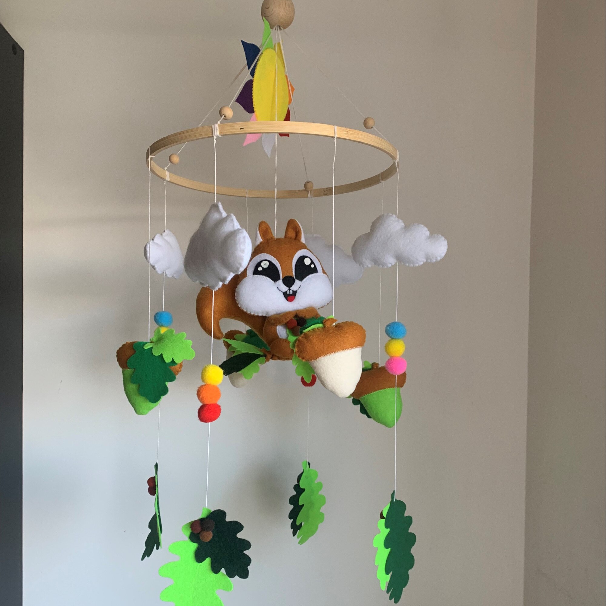 Carusel pentru patut handmade, multicolor, 25x70cm, Crunchy Squirrel ...