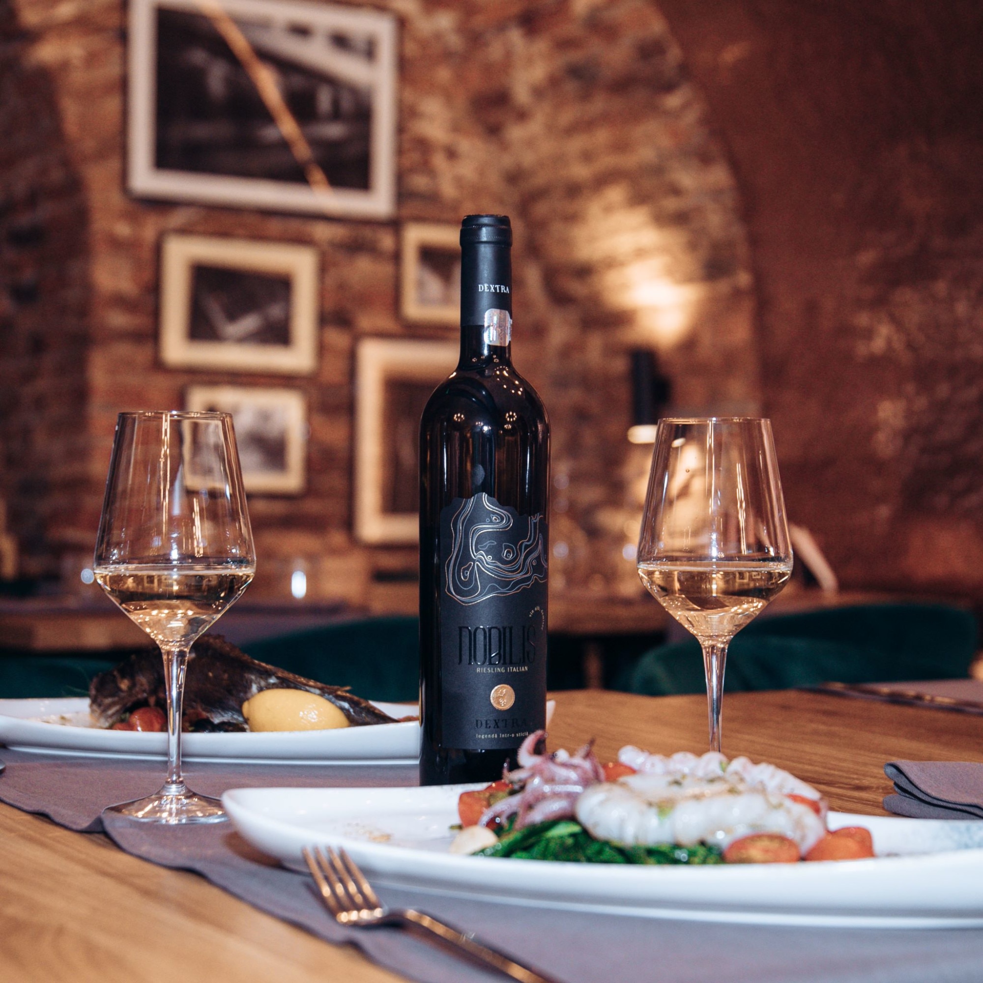 Vin alb Dextra Nobilis, Demisec, Riesling Italian, 750 ml - eMAG.ro