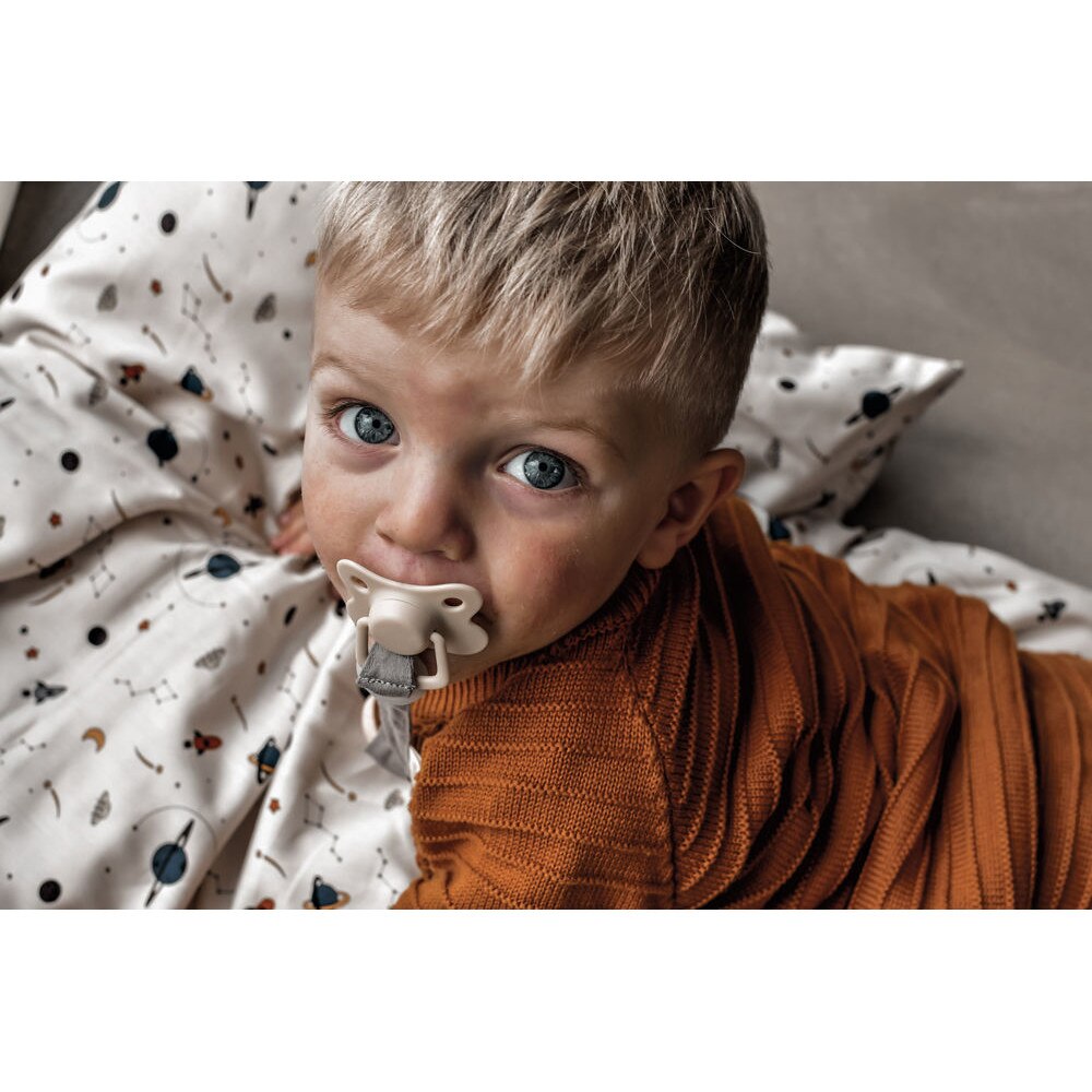 Комплект 2 бр залъгалки Filibabba 6 месеца+ Силиконови кремави - eMAG.bg