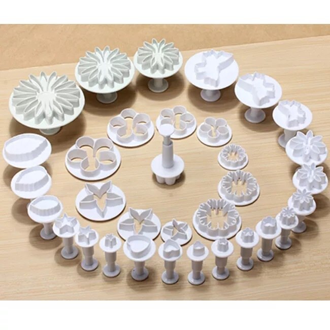Set 33 Forme pentru Decorat Tort si Prajituri Cup Cake cu Stelute ...