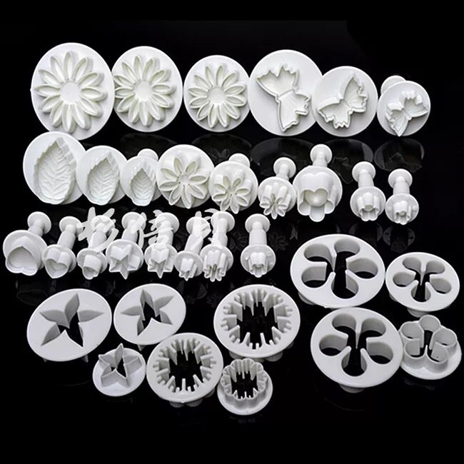 Set 33 Forme pentru Decorat Tort si Prajituri Cup Cake cu Stelute ...