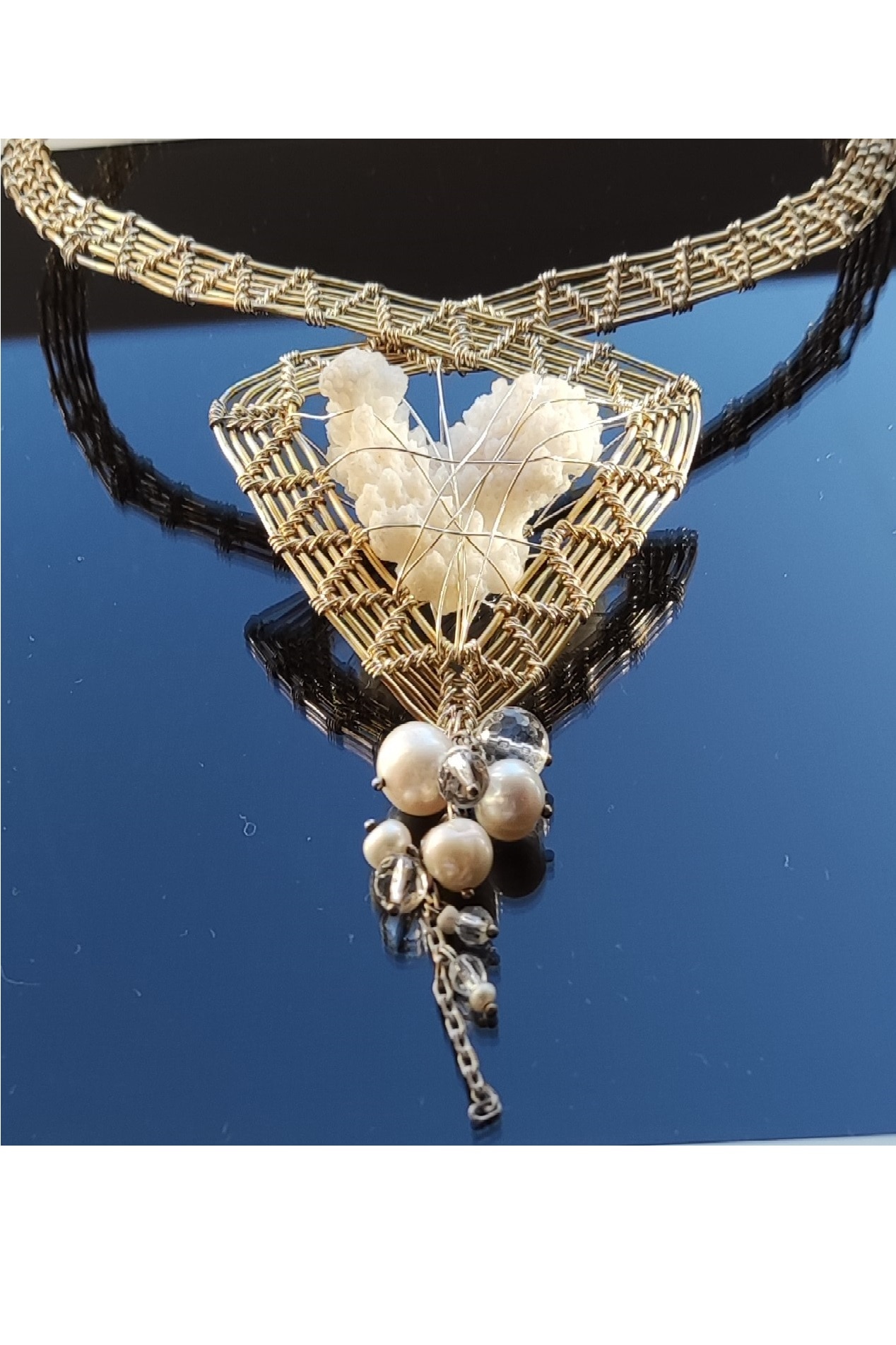 Colier Inima inghetata, Gilt, coral alb si cristal de stanca, Argintiu ...