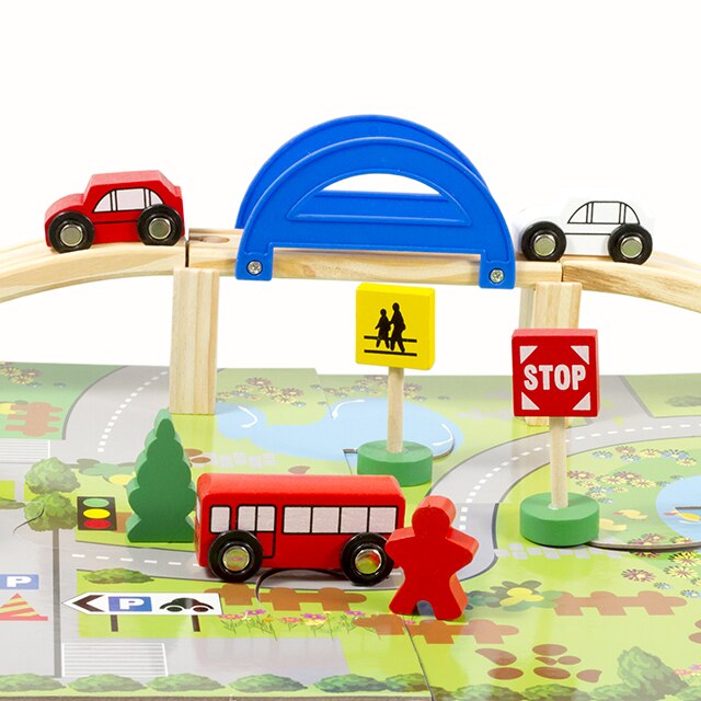 Circuit auto cu masinute, pietoni, semne de circulatie, din lemn, 40 ...