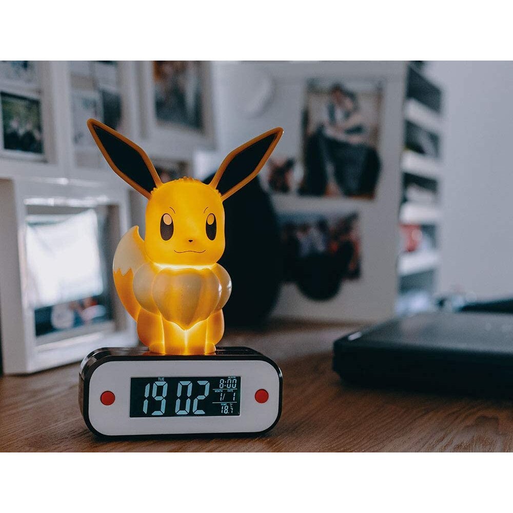 Ceas cu alarma cu lumina LED cu tema Pokémon Eevee - eMAG.ro