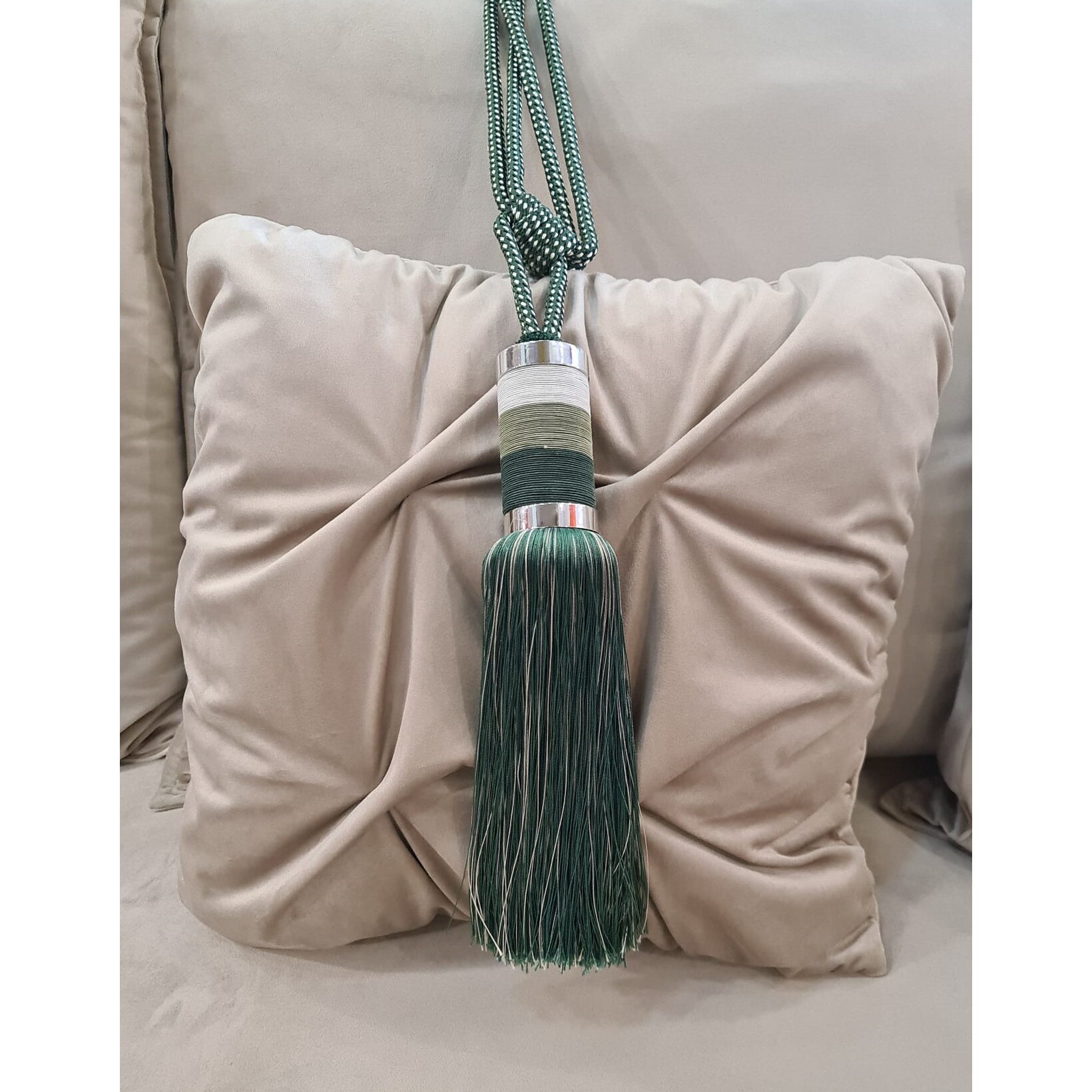 Ciucure decorativ cu snur pentru perdele si draperii, Canaf Emerald ...