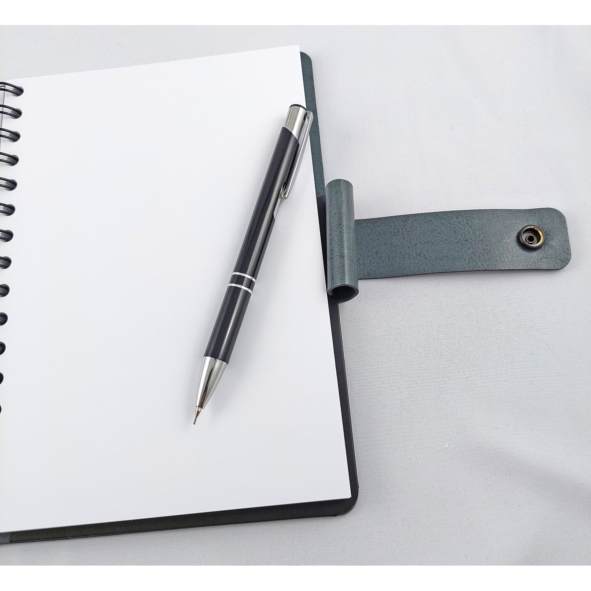 Agenda notes A5 Premium cu foi albe veline, coperta flexibila gri din ...