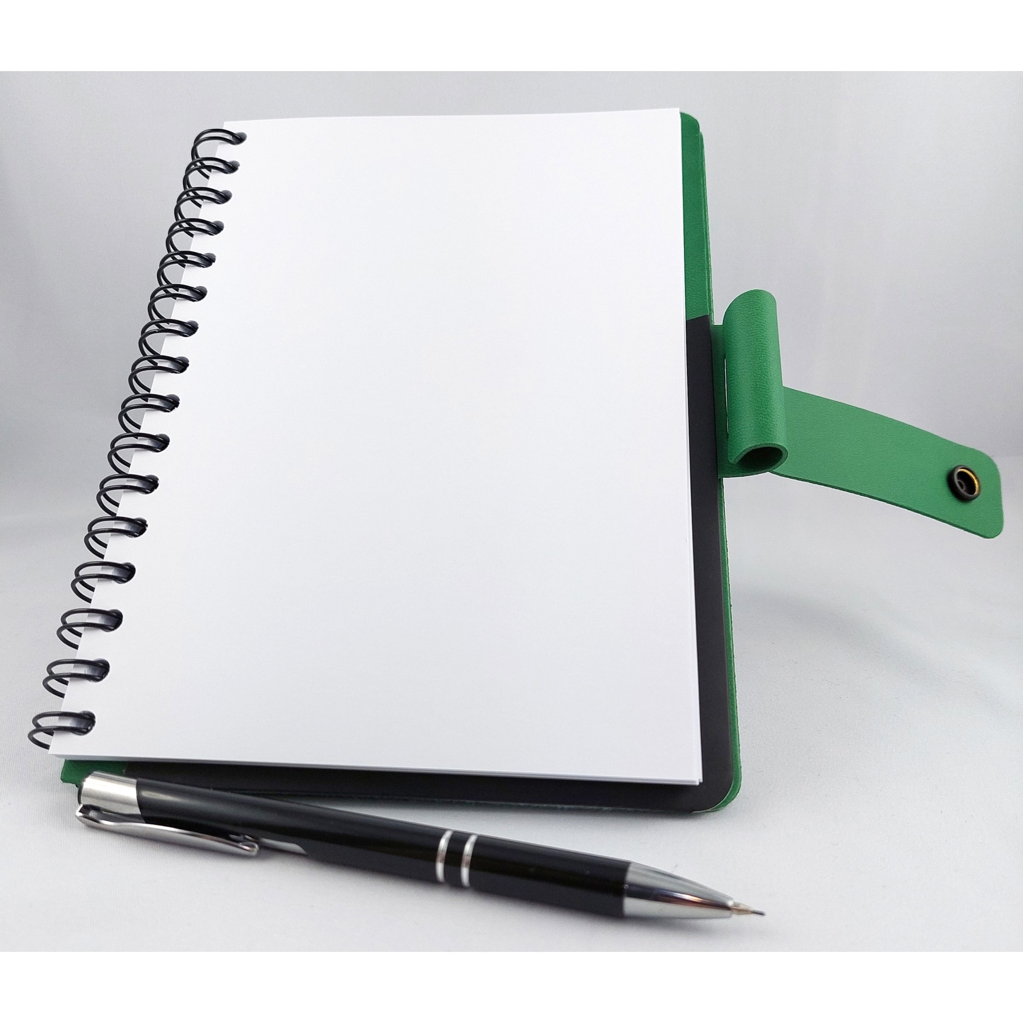 Agenda notes A5 Premium cu foi albe veline, coperta flexibila cu clapa ...