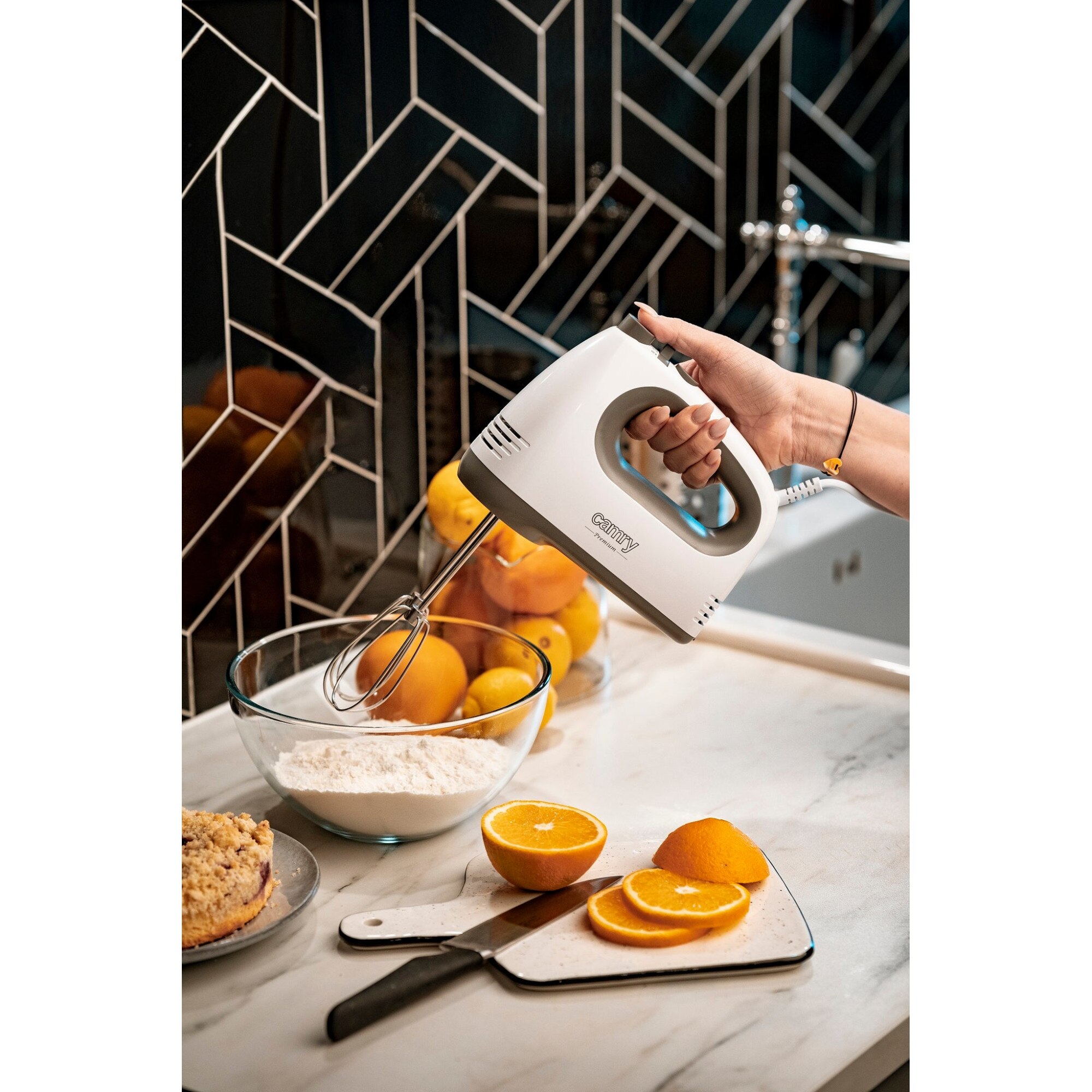 Mixer de mana Camry CR4220W 5 viteze, functie Turbo, alb - eMAG.ro