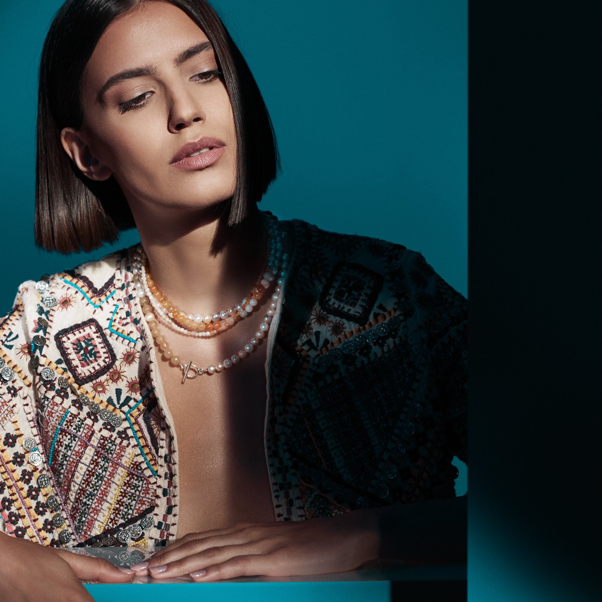 Colier lung Courage din pietre semipretioase si perle, 8-10 mm - eMAG.ro