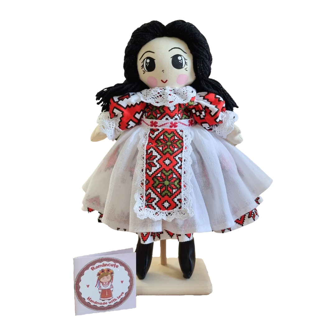 Papusa handmade traditionala Romancuta, bruneta, rochie motive ...