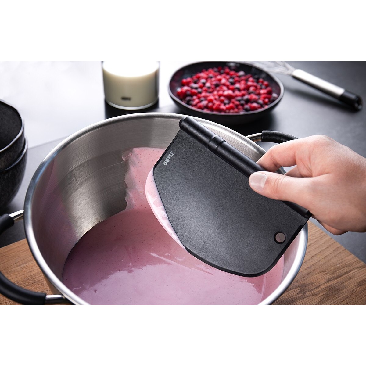Racleta pentru aluat Dutto Gefu, plastic, inox, negru - eMAG.ro