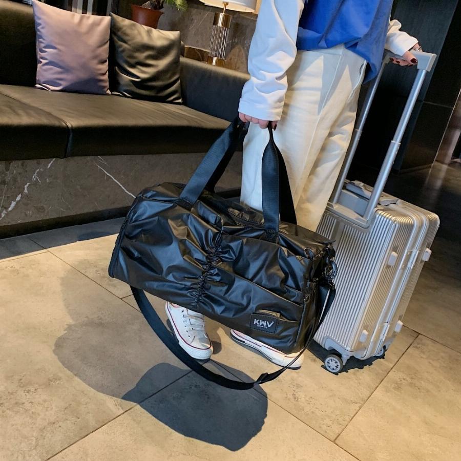 Geanta sport pentru sala cu aspect metalic, impermeabila, cu ...