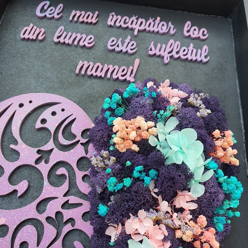 Tablou Inima cu licheni si flori stabilizate cu mesaj pentru Mama ...