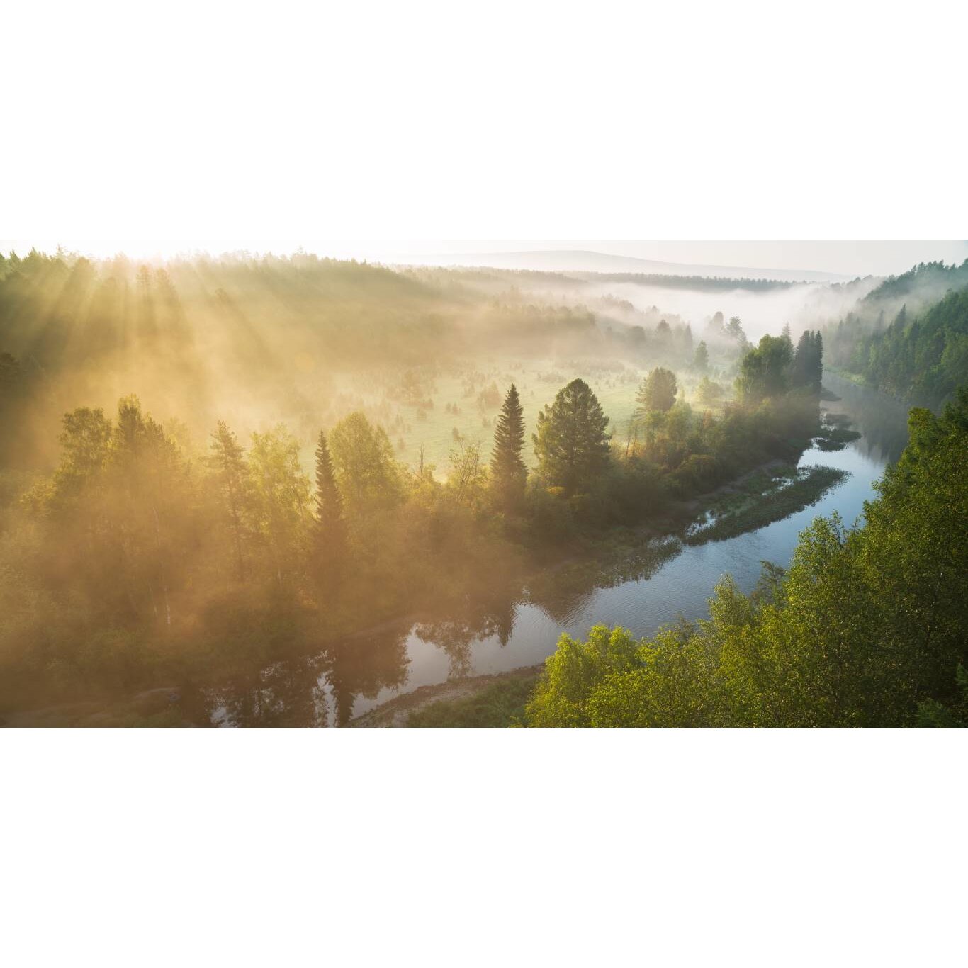 Sticker perete - Raul Dintre Munti La Rasarit, 130x90 cm - eMAG.ro