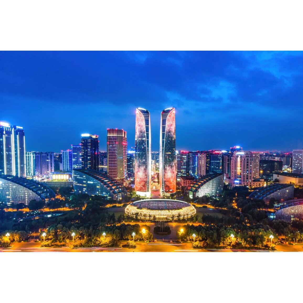 Sticker perete - Zgarie Norii Din Chengdu, 100x70 cm - eMAG.ro