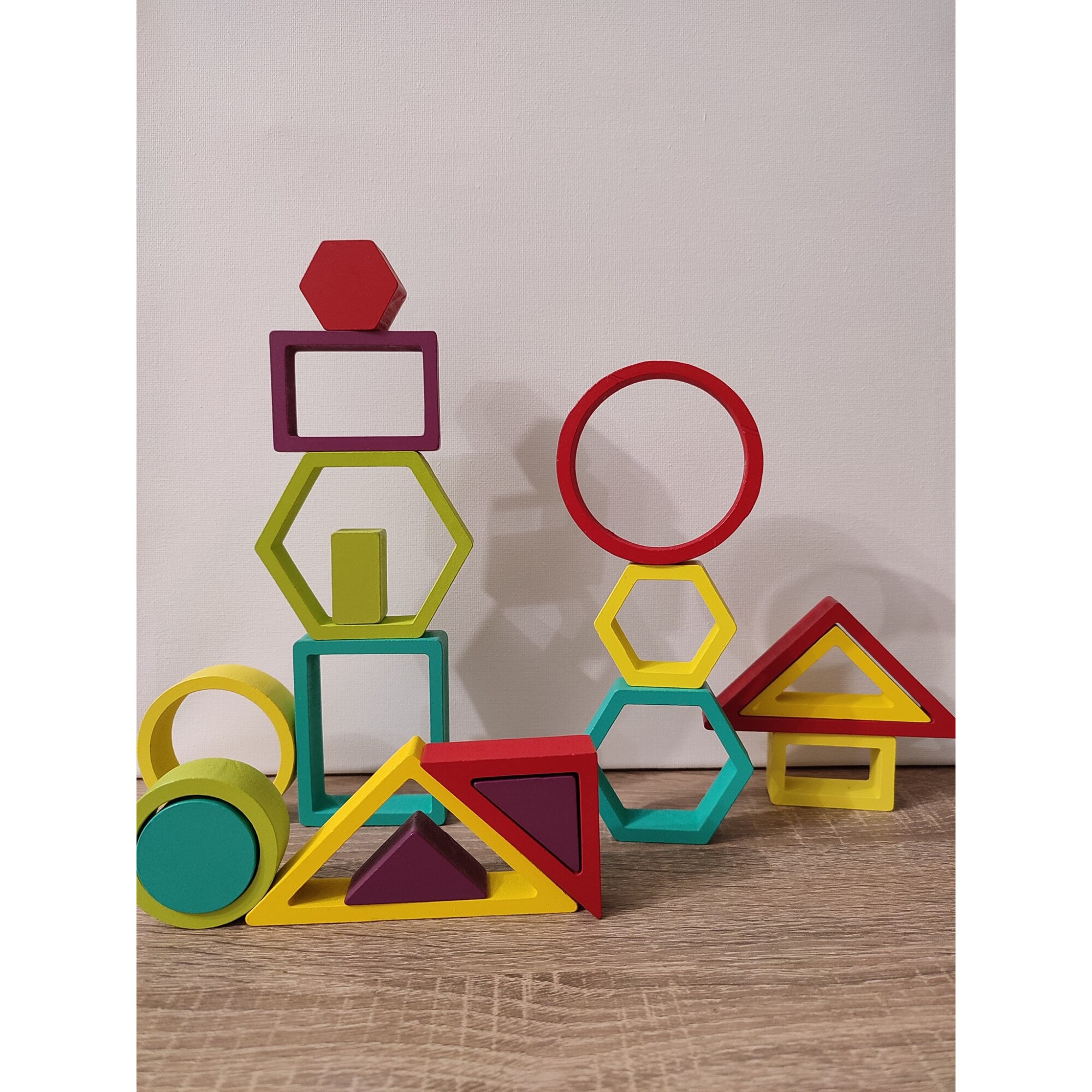 Set forme geometrice din lemn, tip Montessori, 18 piese si suport de ...