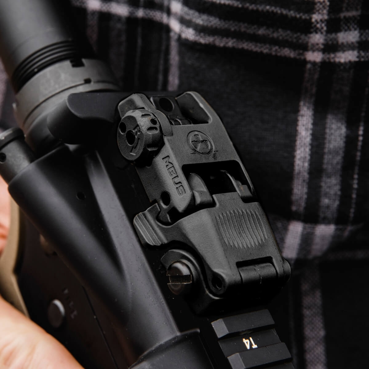 Vizor pliabil Magpul MBUS pentru pusca AR-15, Nylon / Fibra de sticla ...