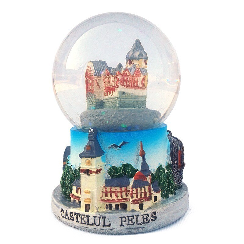 Macheta din rasina cu glob de sticla cu apa cu Castelul Pelisor si ...