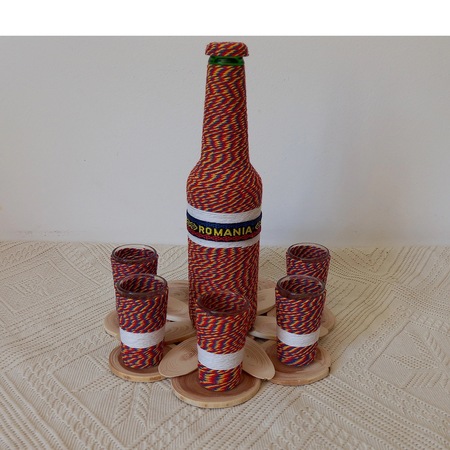 Set pentru Tuica, sticla 450 ml cu 6 Pahare 50 ml si Tava, Romania ...