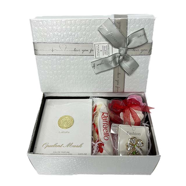 Set cadou Glamour pentru femei, Parfum Opulent Musk 100ml, Praline ...