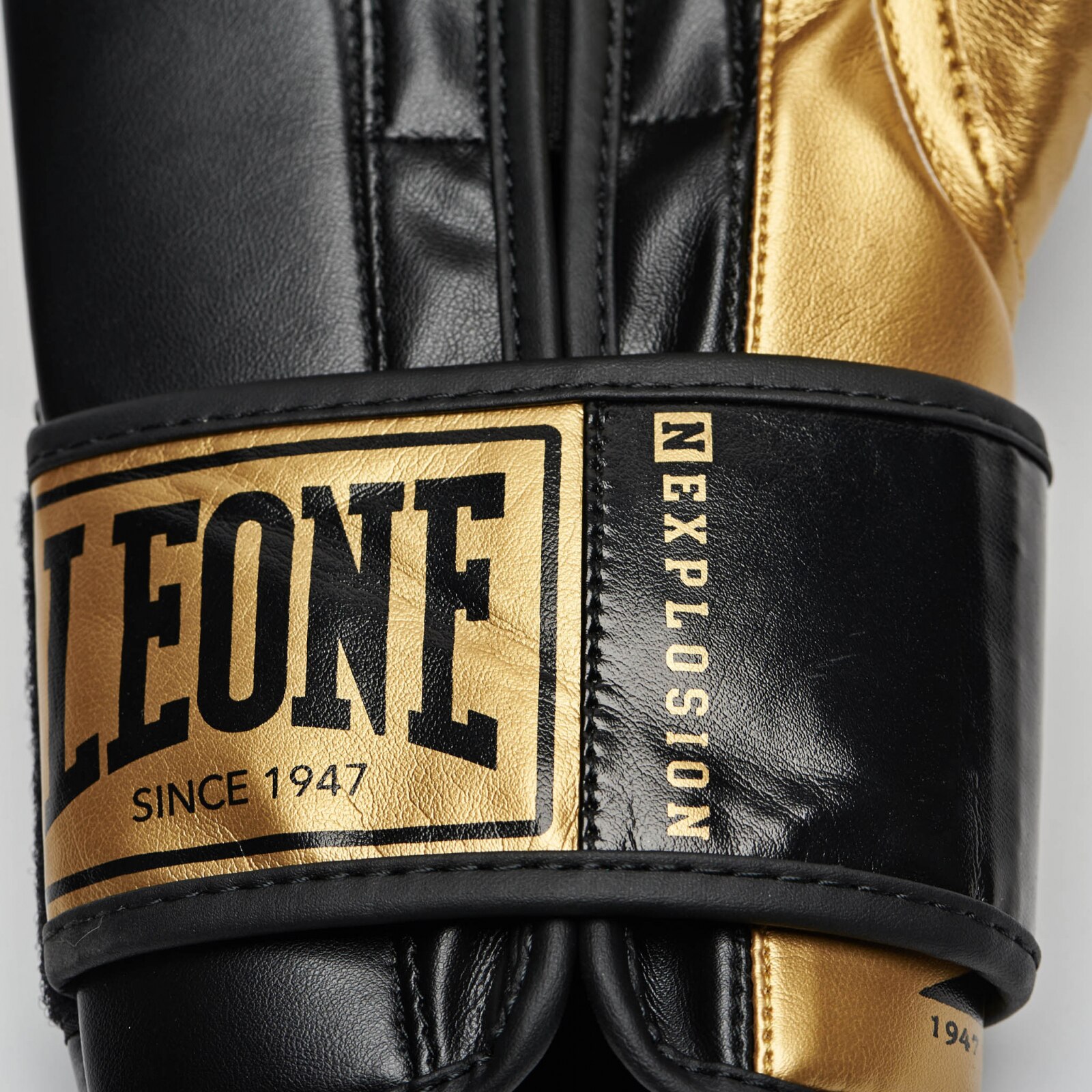 Manusi de Box Leone Nexplosion Negre 12 Oz - eMAG.ro